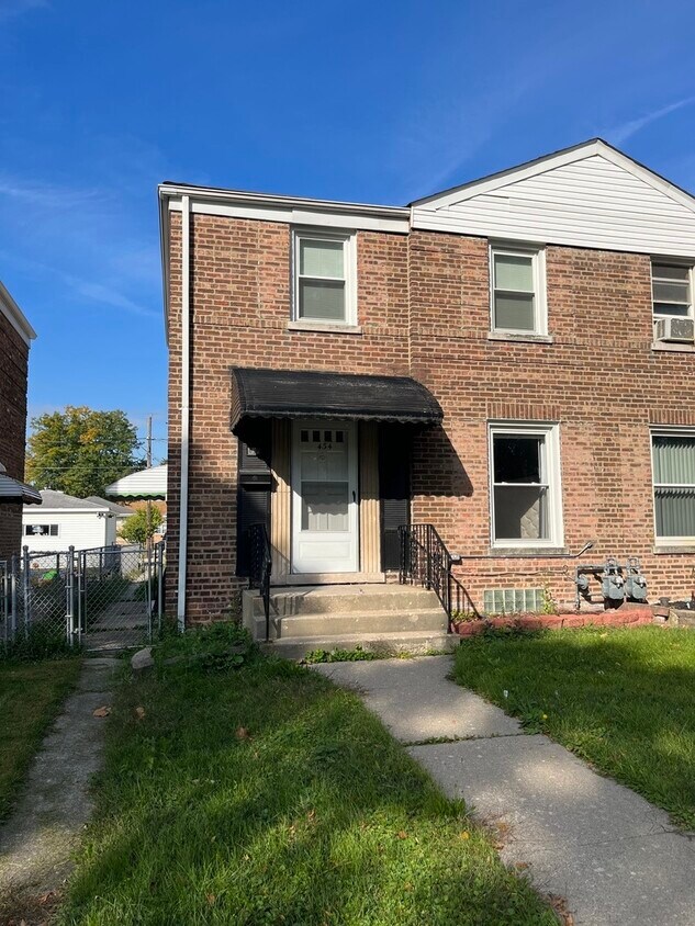 434 Geneva Ave, Bellwood, IL 60104 - Townhome Rentals in Bellwood IL ...