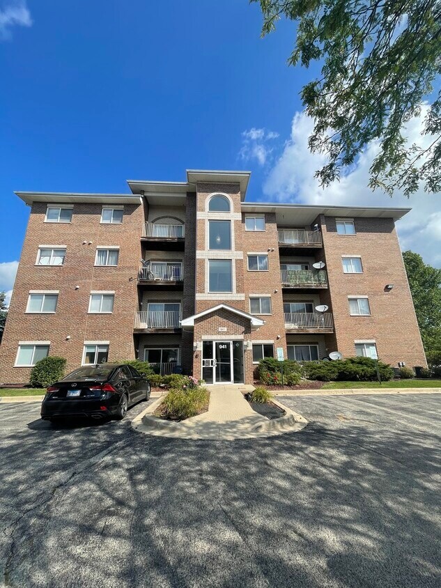 941 N Swift Rd Unit 304, Addison, IL 60101 - Condo for Rent in Addison ...