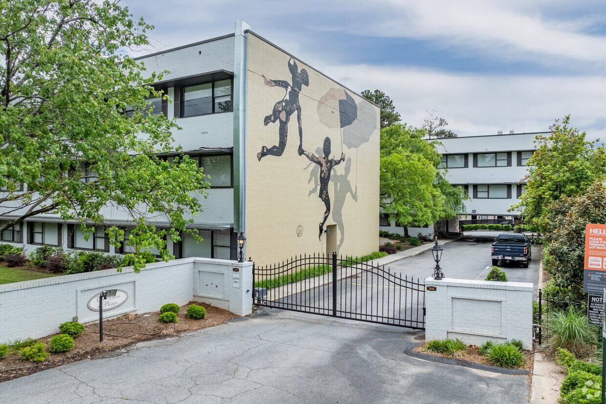The House at Phipps - 3645 Peachtree Rd Ne Atlanta, GA 30319 ...