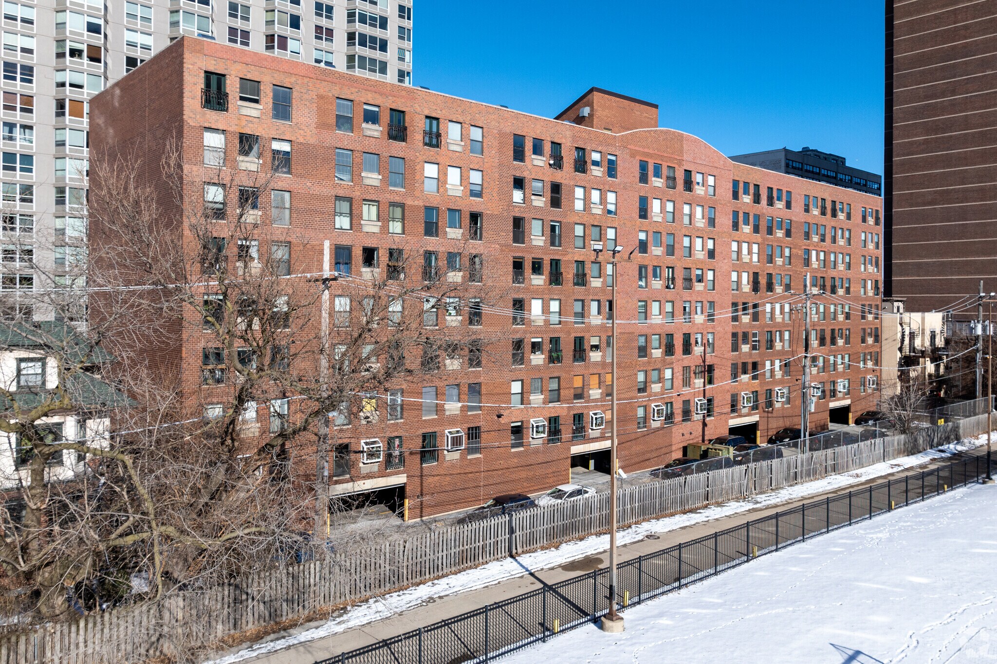 Gordon Terrace Condominiums - 711 Gordon Chicago, IL 60613 | Apartments.com