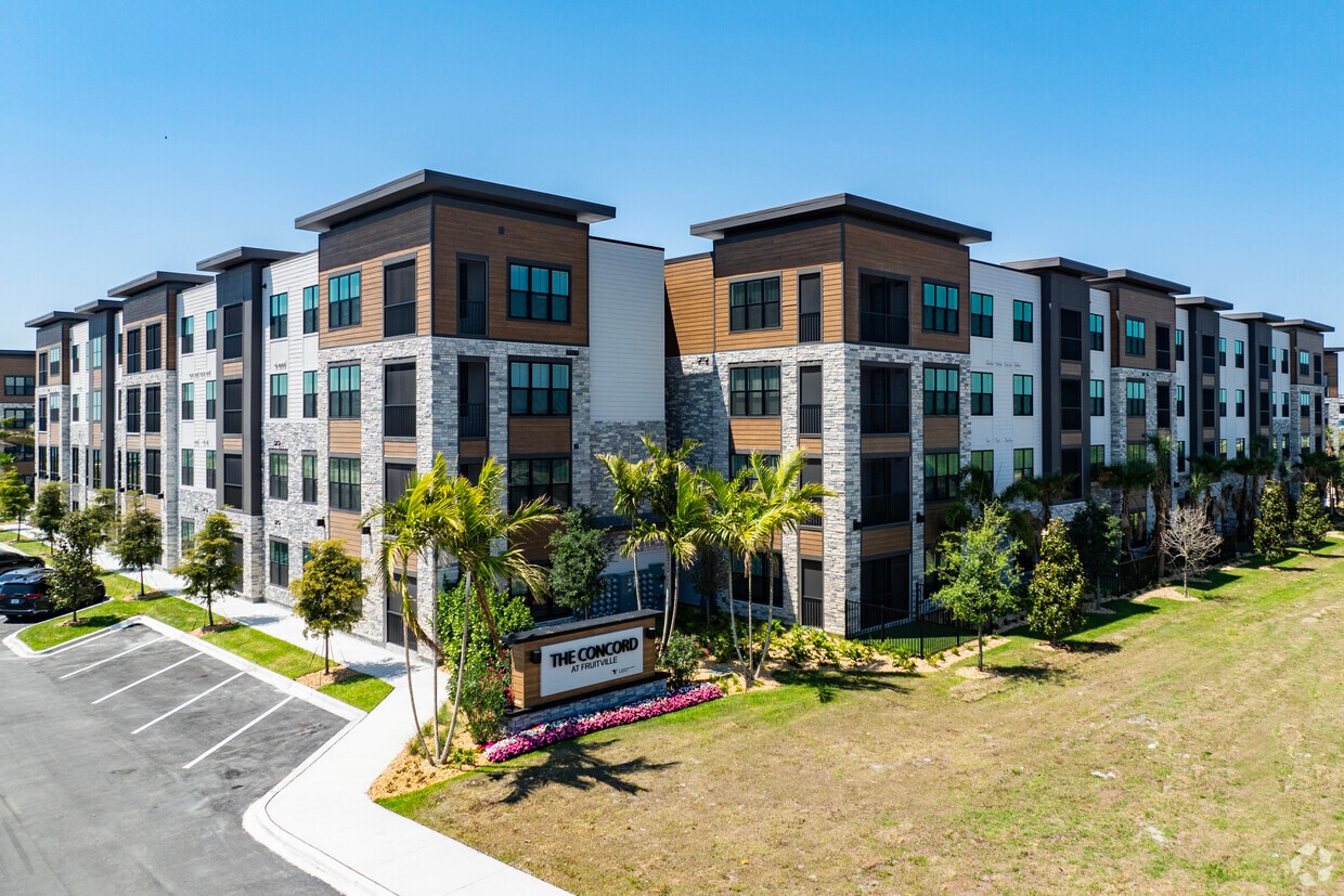 The Concord Luxury Apartments - 2031 Synergy Ln Sarasota, FL 34240 ...