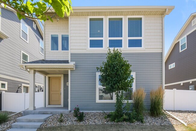 Redstone Ranch Apartments for Rent with a Yard - Denver, CO - Updated ...