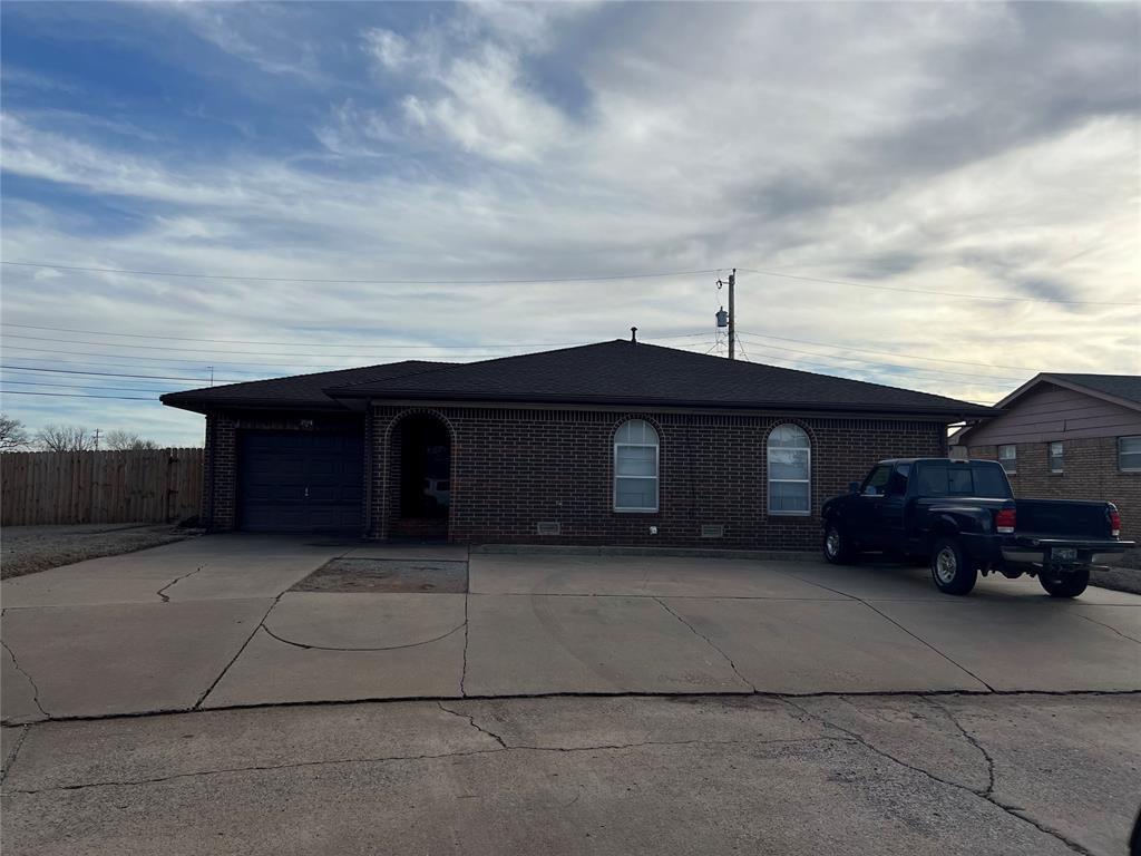 902 Daniel St, Weatherford, OK 73096 - Townhome Rentals in Weatherford ...