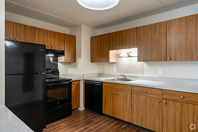 West Side Detroit Apartments for Rent with a Walk-In Closet - Detroit ...
