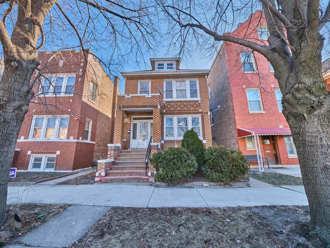 4229 S Mozart St Unit 1, Chicago, IL 60632 - Condo for Rent in Chicago ...