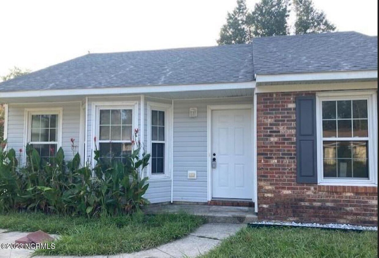 2136 Rolling Ridge Dr, Jacksonville, NC 28544 - Townhome Rentals in ...