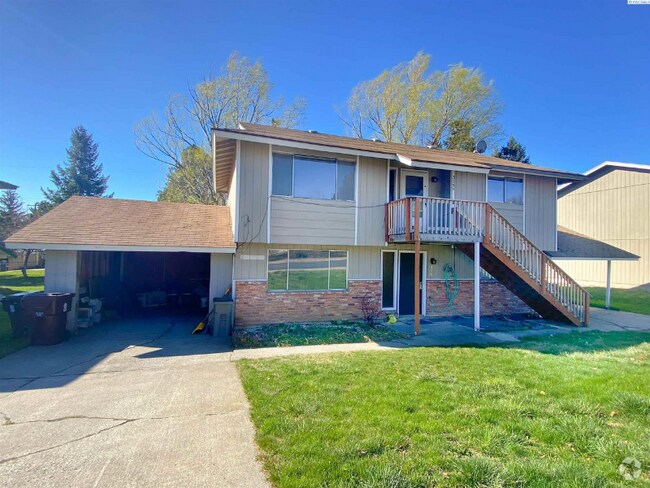 Pullman Halls Apartments for Rent with Hardwood Floors - Pullman, WA ...