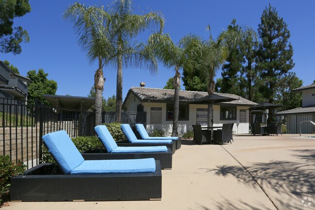 Shoreline Apartments Lake Elsinore