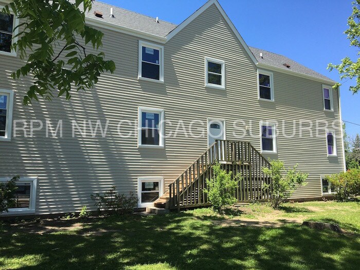 200 S Tryon St Unit 202, Woodstock, IL 60098 - Room for Rent in ...