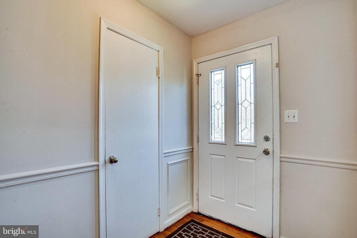 8518 Piney Point Ct, Manassas, VA 20110 - Townhome Rentals in Manassas ...