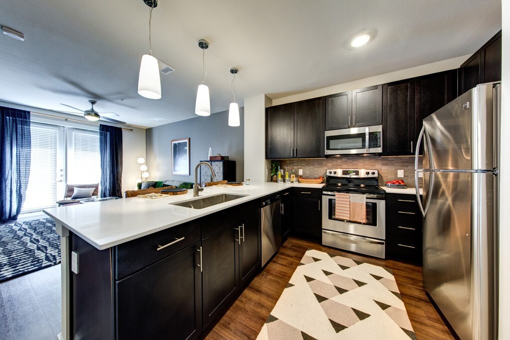 Bell Lakeshore - 2515 Elmont Dr Austin, TX 78741 | Apartments.com