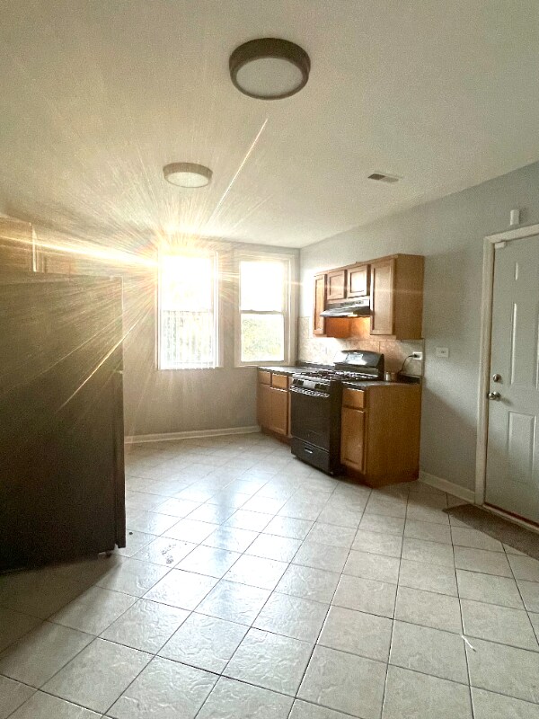 1533 E 65th Pl, Chicago, IL 60637 | Apartments.com