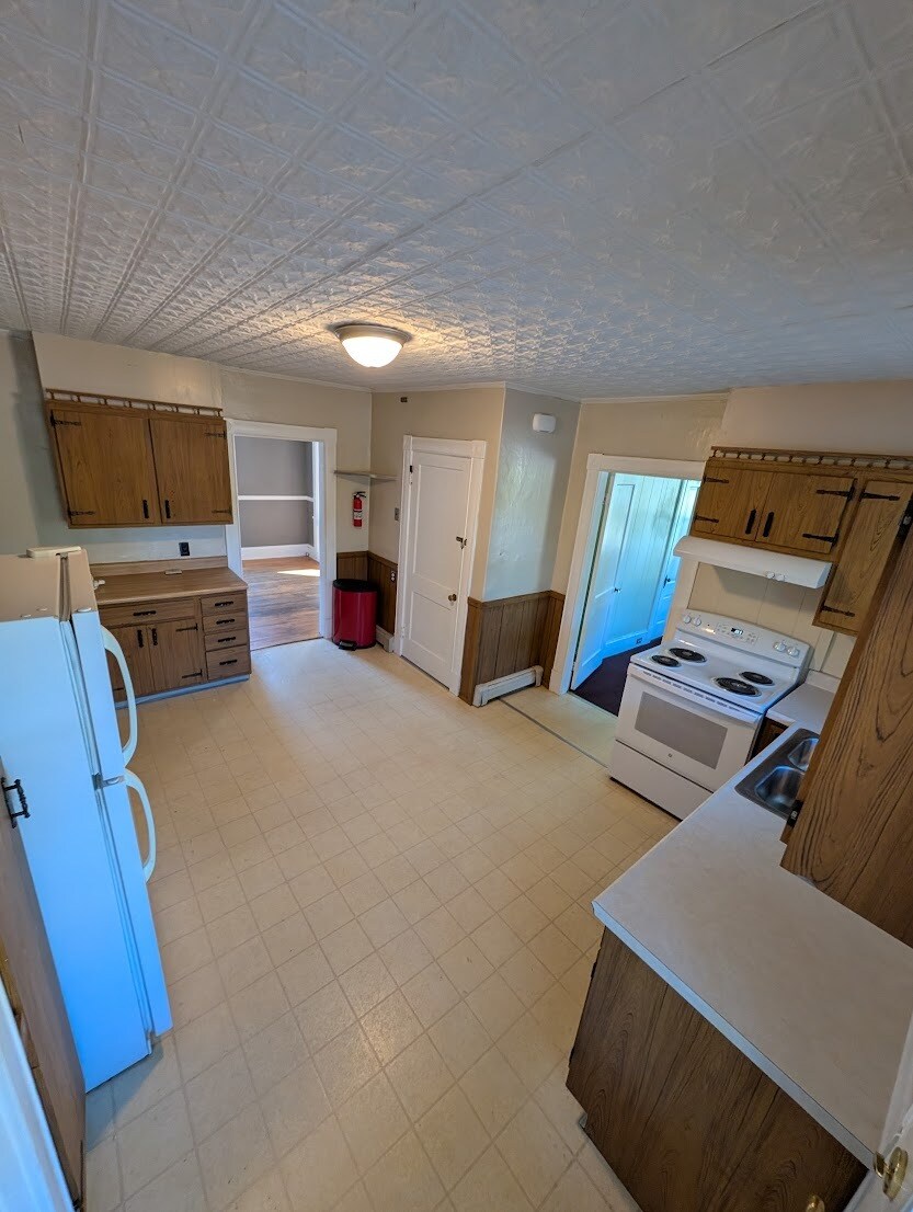54 Highland St, Laconia, NH 03246 - House Rental in Laconia, NH ...