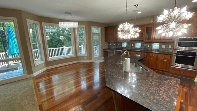 Bailey's Arbor Apartments for Rent with a Walk-In Closet - Woodbury, MN ...