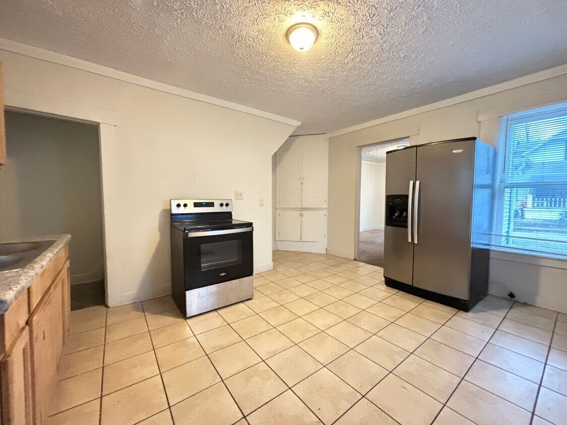 39-41 Utah Ct Unit 39, Dayton, OH 45410 - Room for Rent in Dayton, OH ...