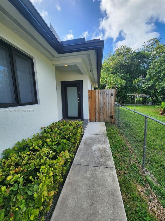 12150 SW 219th St Unit B, Miami, FL 33170 - Room for Rent in Miami, FL ...