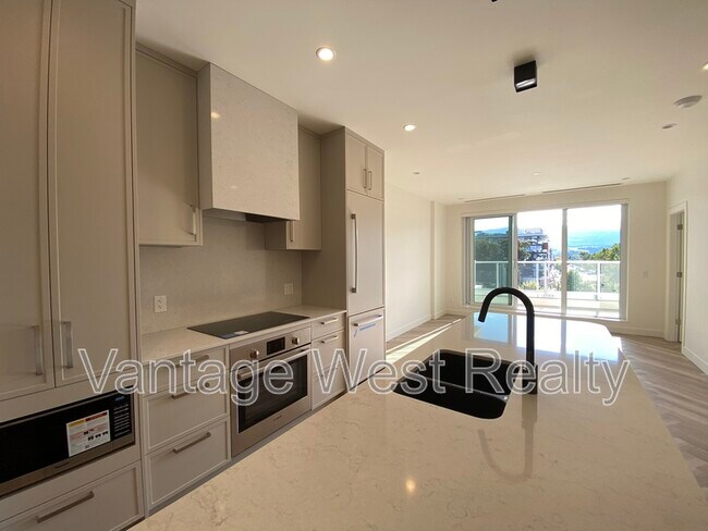 3340-3340 Lakeshore Rd, Kelowna, BC V1W 3T1 - Condo à Louer à Kelowna, BC | Apartments.com