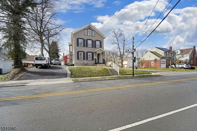 591 Passaic Ave, Nutley, NJ 07110 - House Rental in Nutley, NJ ...