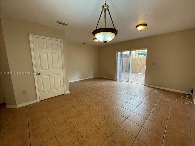 10624 NW 87th Ct, Hialeah, FL 33018 - Townhome Rentals in Hialeah FL ...