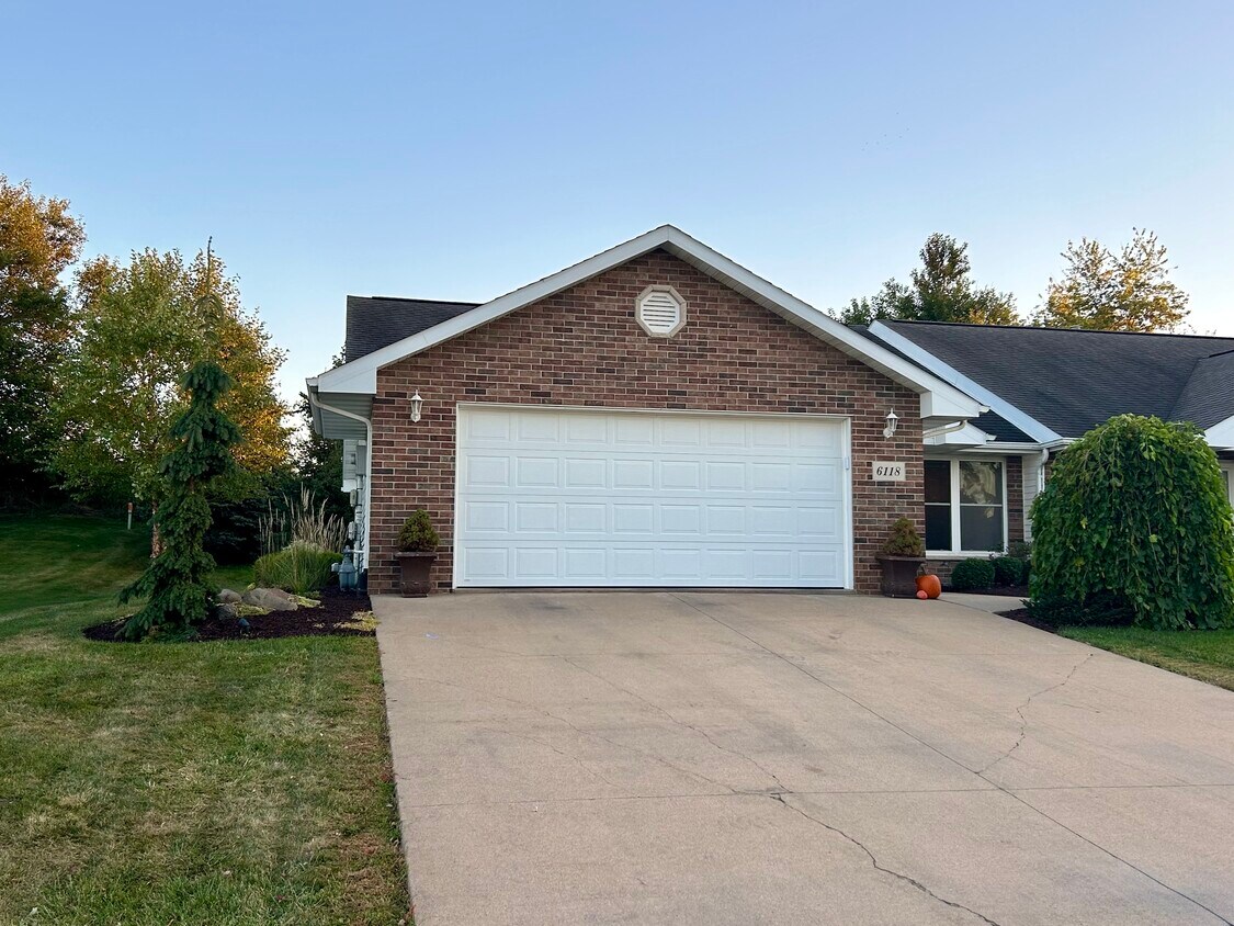 6118 Seven Springs Dr, Asbury, IA 52002 - Townhome Rentals in Asbury IA ...