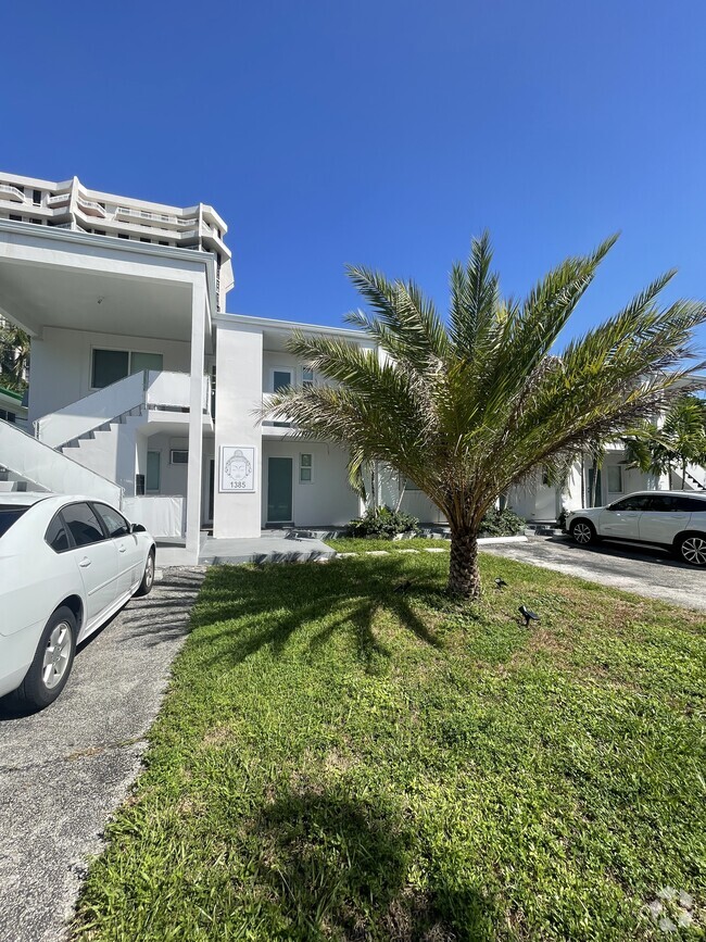 The Towers of Quayside Apartments for Rent with a Garage - Miami, FL - 2 Rentals | Apartments.com