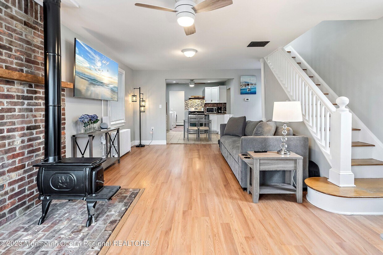 12 South St, Sea Bright, NJ 07760 - House Rental in Sea Bright, NJ ...