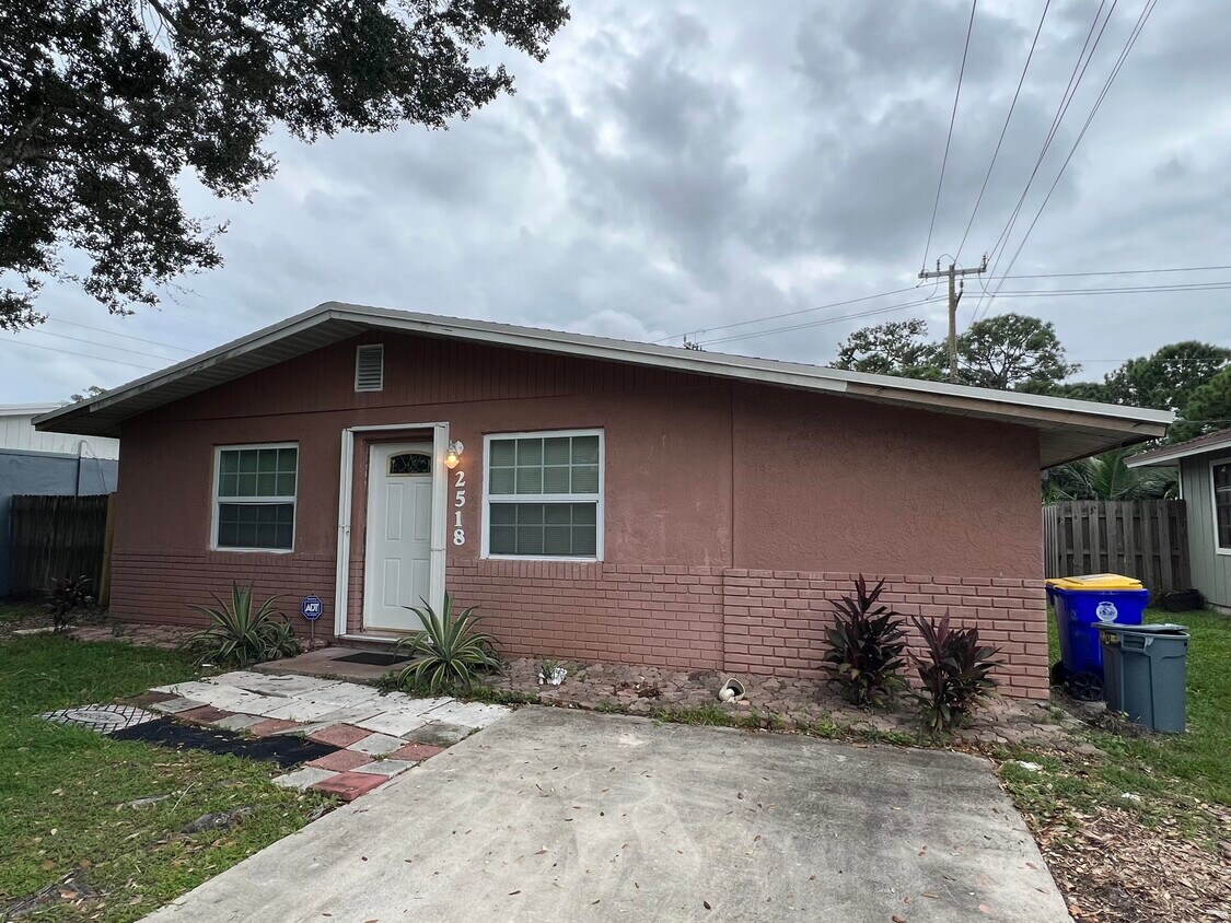 2518 SE Harrison St Stuart, FL 34997 - Alquileres en Stuart, FL ...