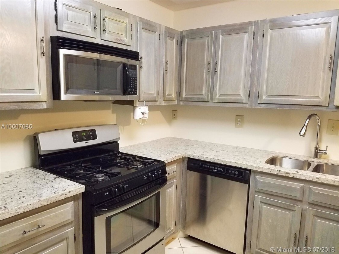 6924 SW 114th Pl, Miami, FL 33173 - Condo for Rent in Miami, FL ...