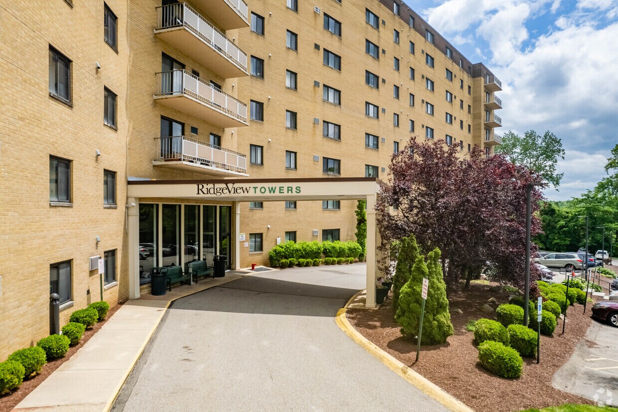 Ridgeview Towers Apartments - 250 Cedar Ridge Dr Monroeville, PA ...