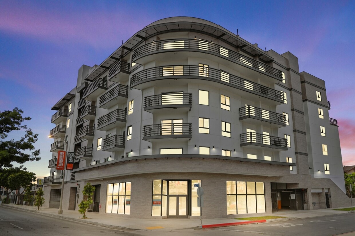Flats On D Apartments