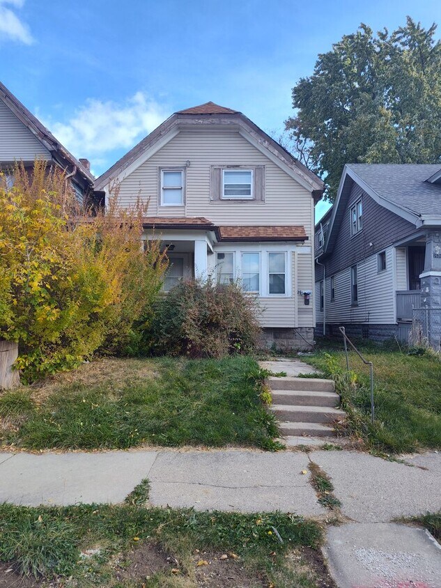 2574 N 39th St Unit 2574A, Milwaukee, WI 53210 - Room for Rent in ...