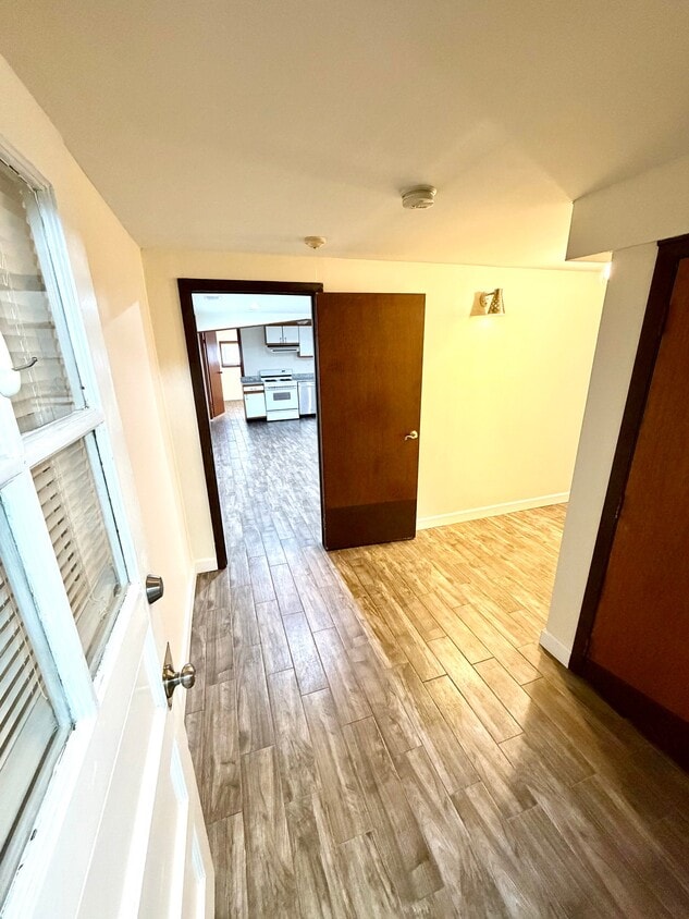 175 E Van Buren St Unit 3, Elmhurst, IL 60126 | Apartments.com