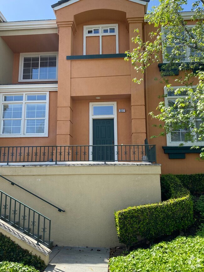 Liberty Commons Apartments for Rent with High Ceilings - Fremont, CA ...