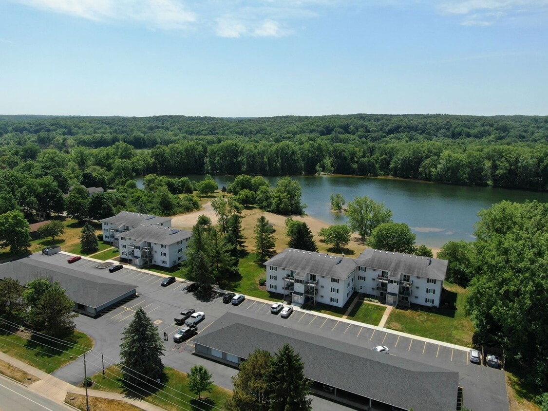Pebble Beach - 1100 Bowes Rd Lowell, MI 49331 | Apartments.com