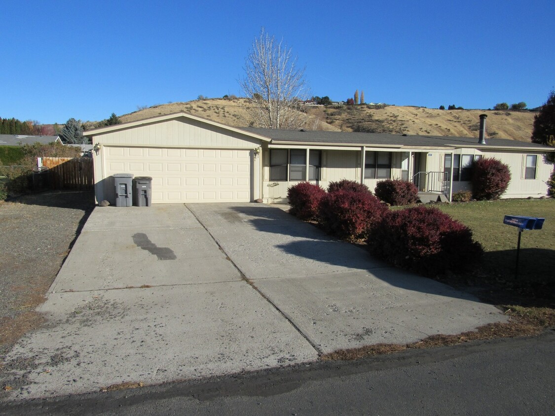 121 4 Hills Dr, Yakima, WA 98908 - House Rental in Yakima, WA ...