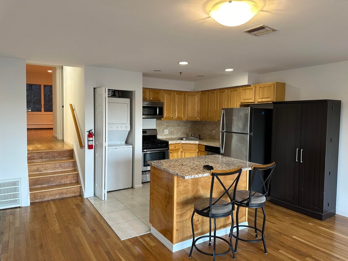 8913 RIVERSIDE Pl Unit 3, North Bergen, NJ 07047 - Room for Rent in ...