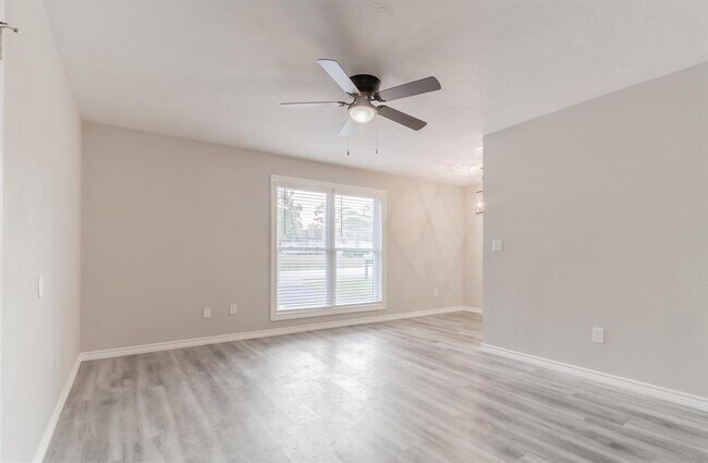 105 Willwood Dr Unit 1, Willis, TX 77378 - Room for Rent in Willis, TX ...