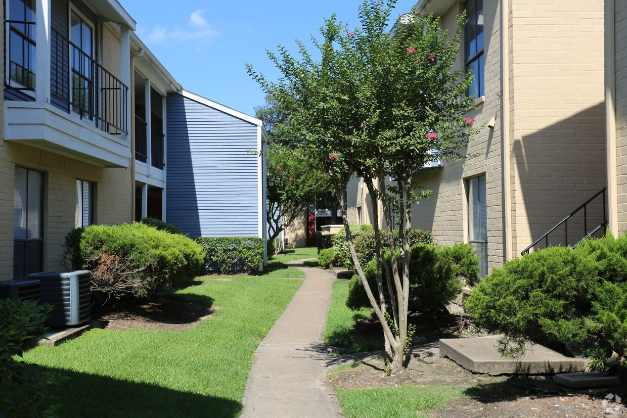 Oaks of Ashford Point - Briar Village - 4040 Synott Rd Houston, TX ...