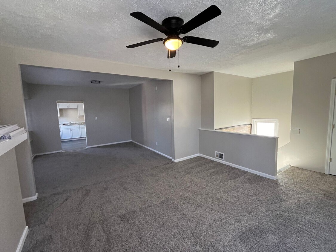 3713 E 151st St Unit Upstairs, Cleveland, OH 44120 - Room for Rent in ...