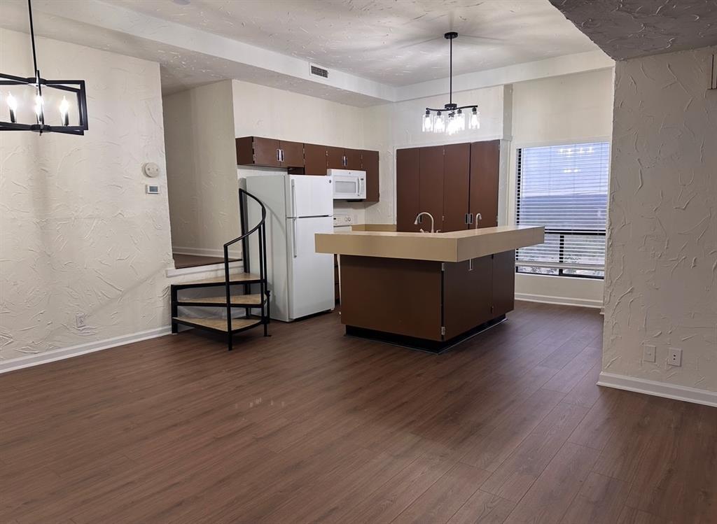 5916 Lago Vista Way Unit B-10 UP, Lago Vista, TX 78645 - Condo for Rent ...