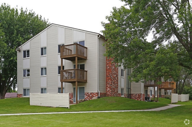 Cimarron Apartments for Rent with a Dog Park - Rochester, MN - Updated ...