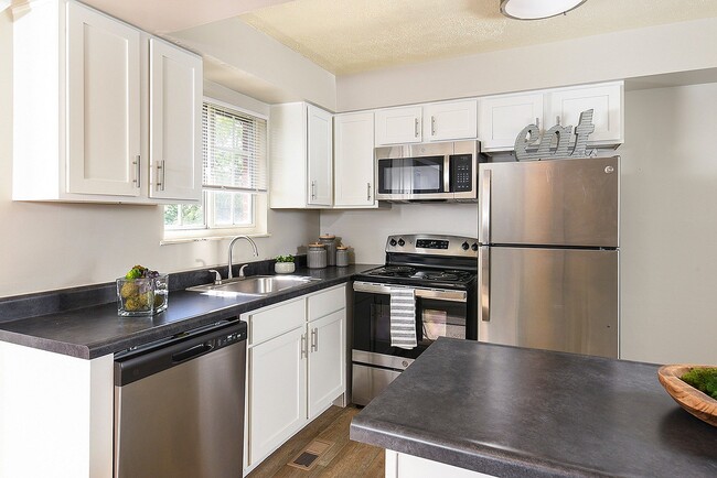 Apartments for Rent with Wheelchair Access Near Elizabeth Manor ...