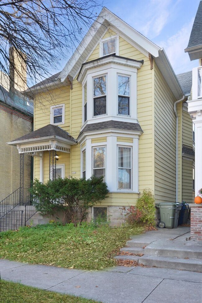 1534 N Marshall St, Milwaukee, WI 53202 - House Rental in Milwaukee, WI ...