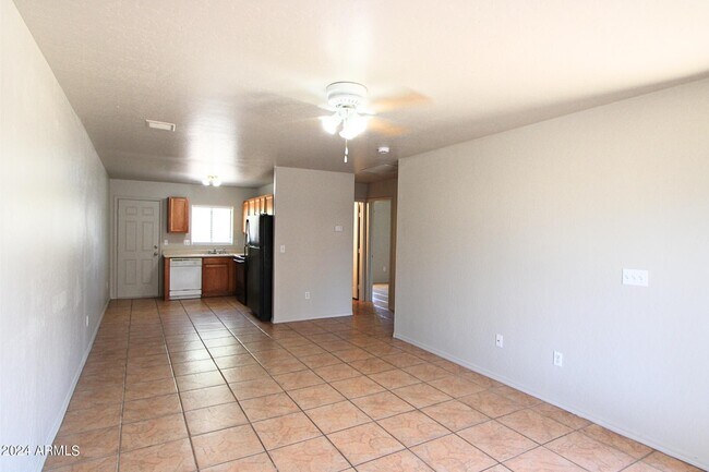 9950 W Lynx Dr Unit C, Arizona City, AZ 85123 - Room for Rent in ...