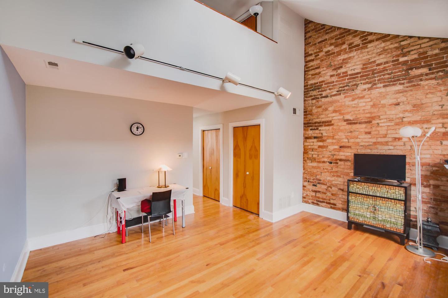 607 S 10th St, Philadelphia, PA 19147 - Townhome Rentals in ...