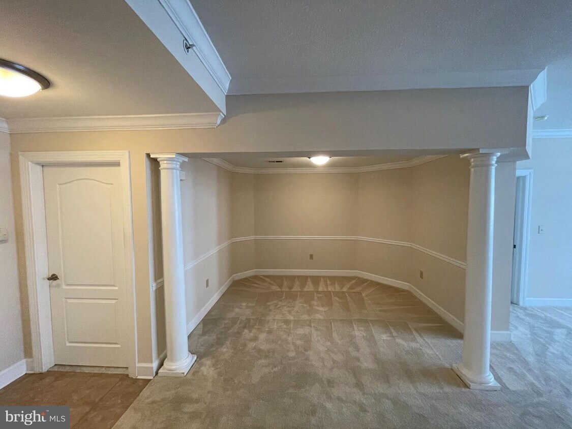 502 W Broad St Unit 202, Falls Church, VA 22046 - Room for Rent in ...