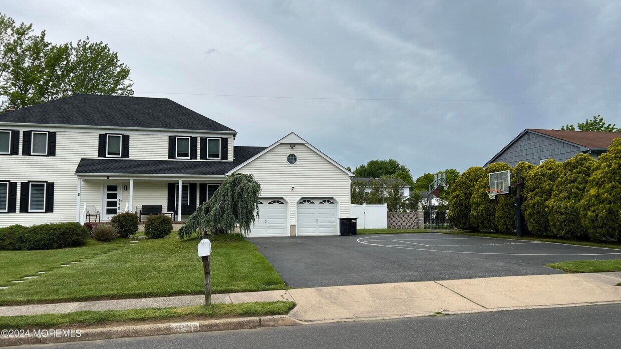 5 Ridge Rd, West Long Branch, NJ 07764 - House Rental in West Long ...