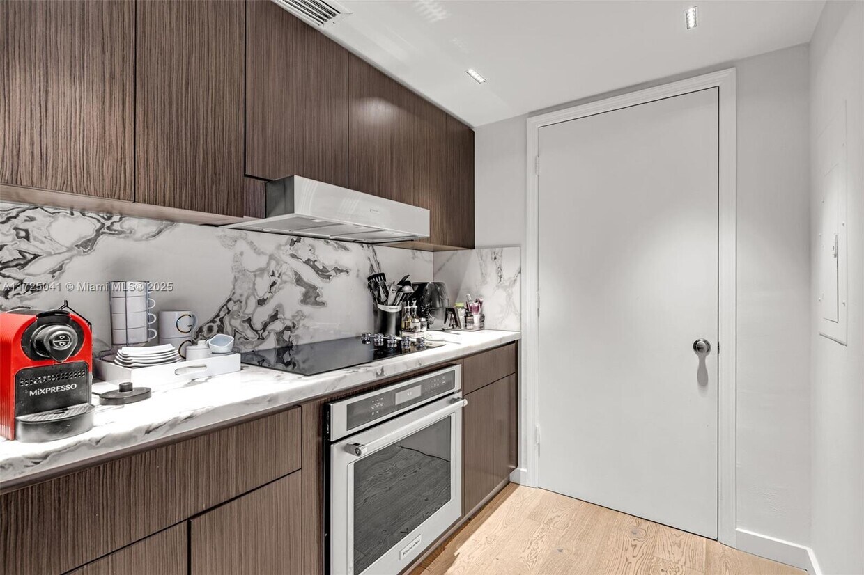 1881 79Th Street Causeway Unit 1606, Miami Beach, FL 33141 - Condo for ...