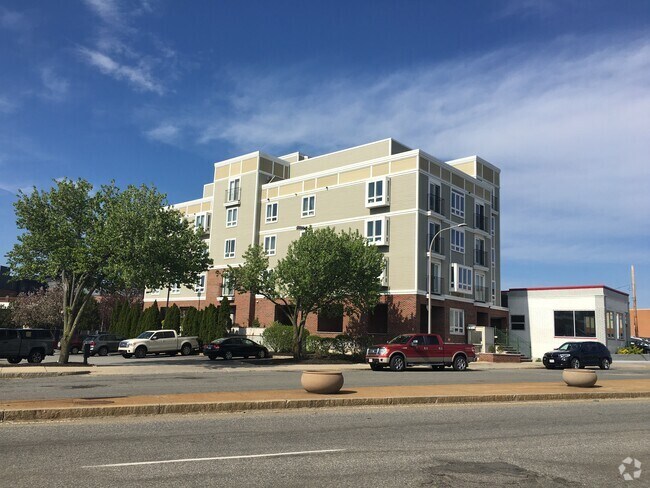 Downtown Watertown Gated Apartments for Rent - Watertown, MA - 2 ...