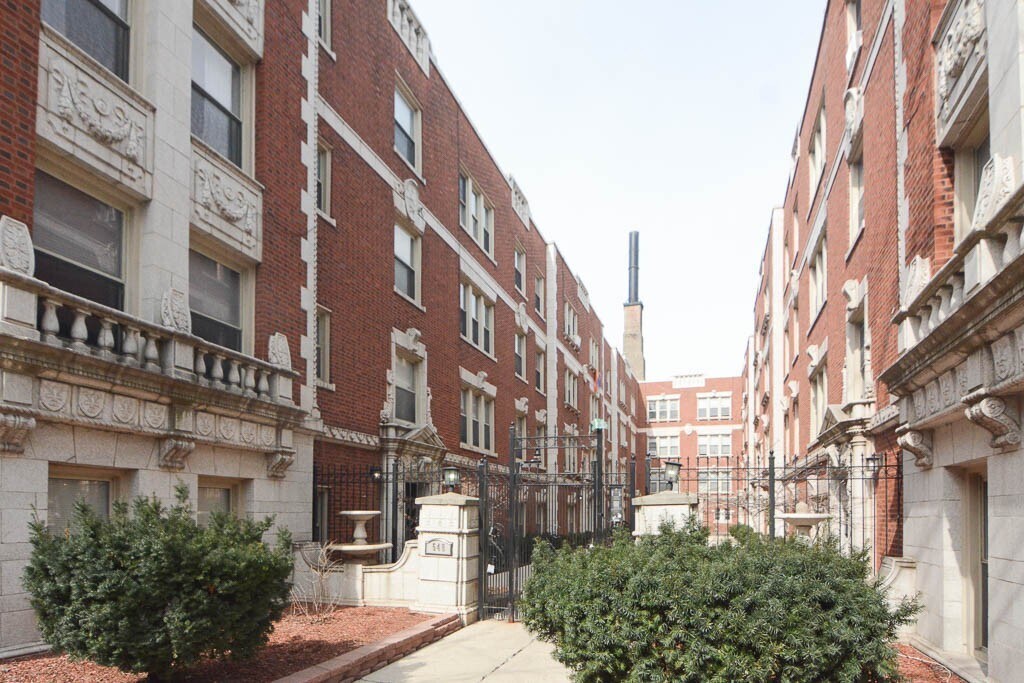 545 W Surf St Unit N2, Chicago, IL 60657 | Apartments.com